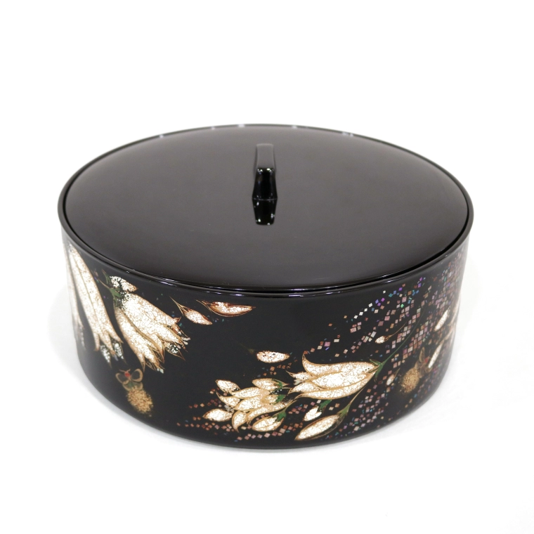 Metal Based Fresh Water Jar with Design in Makie (Playing with ...