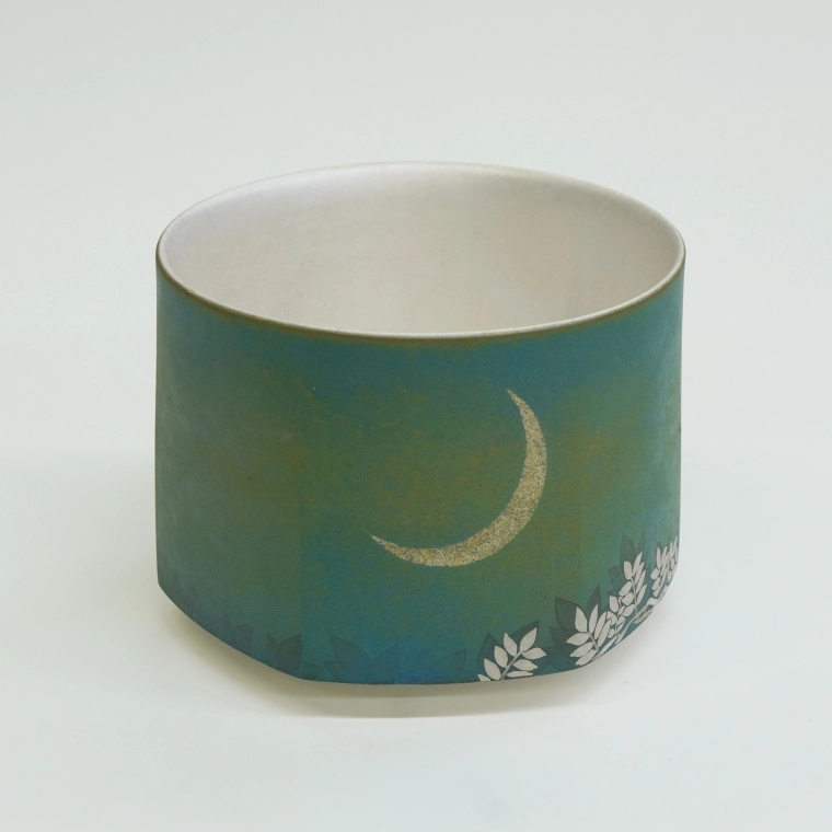 Tea Bowl with Crescent Moon Design (Yutaka Idogawa) ｜Gallery Japan
